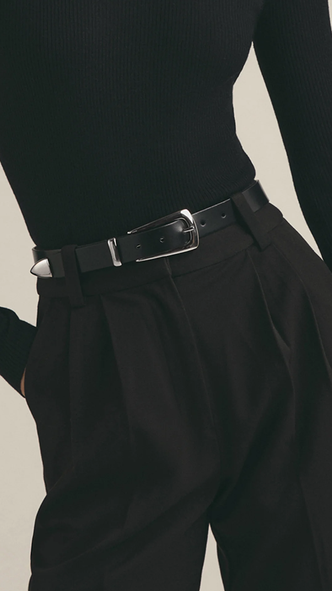 THE STATEMENT BELT – Flying Flamingos